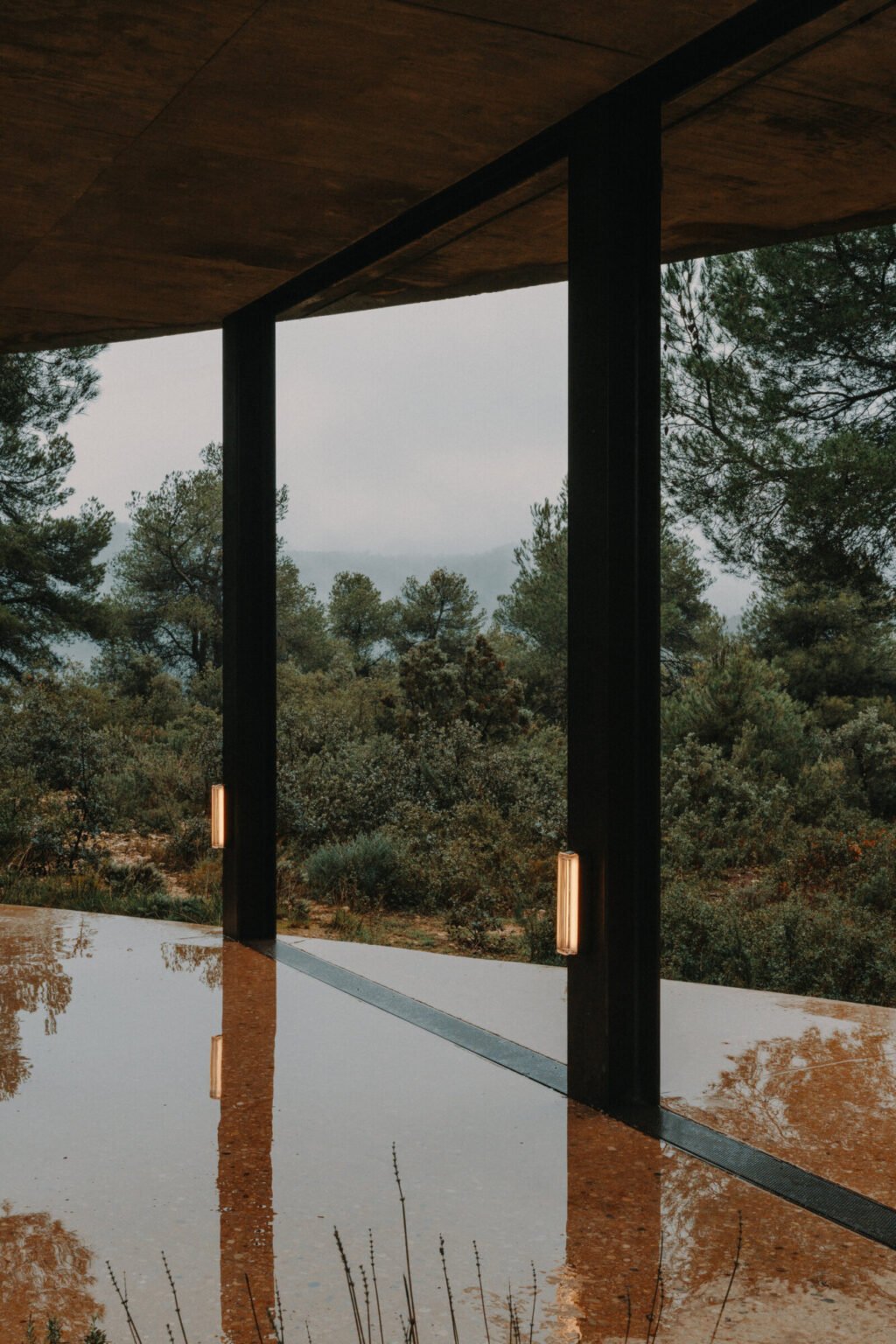 Estadio Singular by Miguel Milá for Santa & Cole